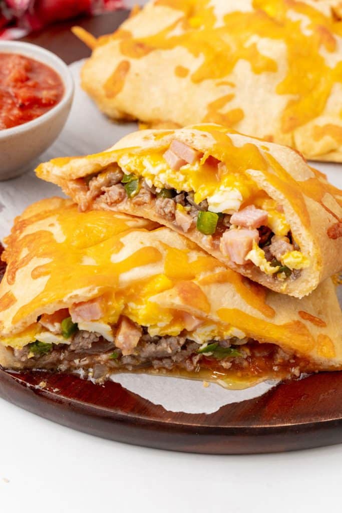 Cheesy Sausage Ham And Egg Breakfast Calzones - 4 Sons 'R' Us