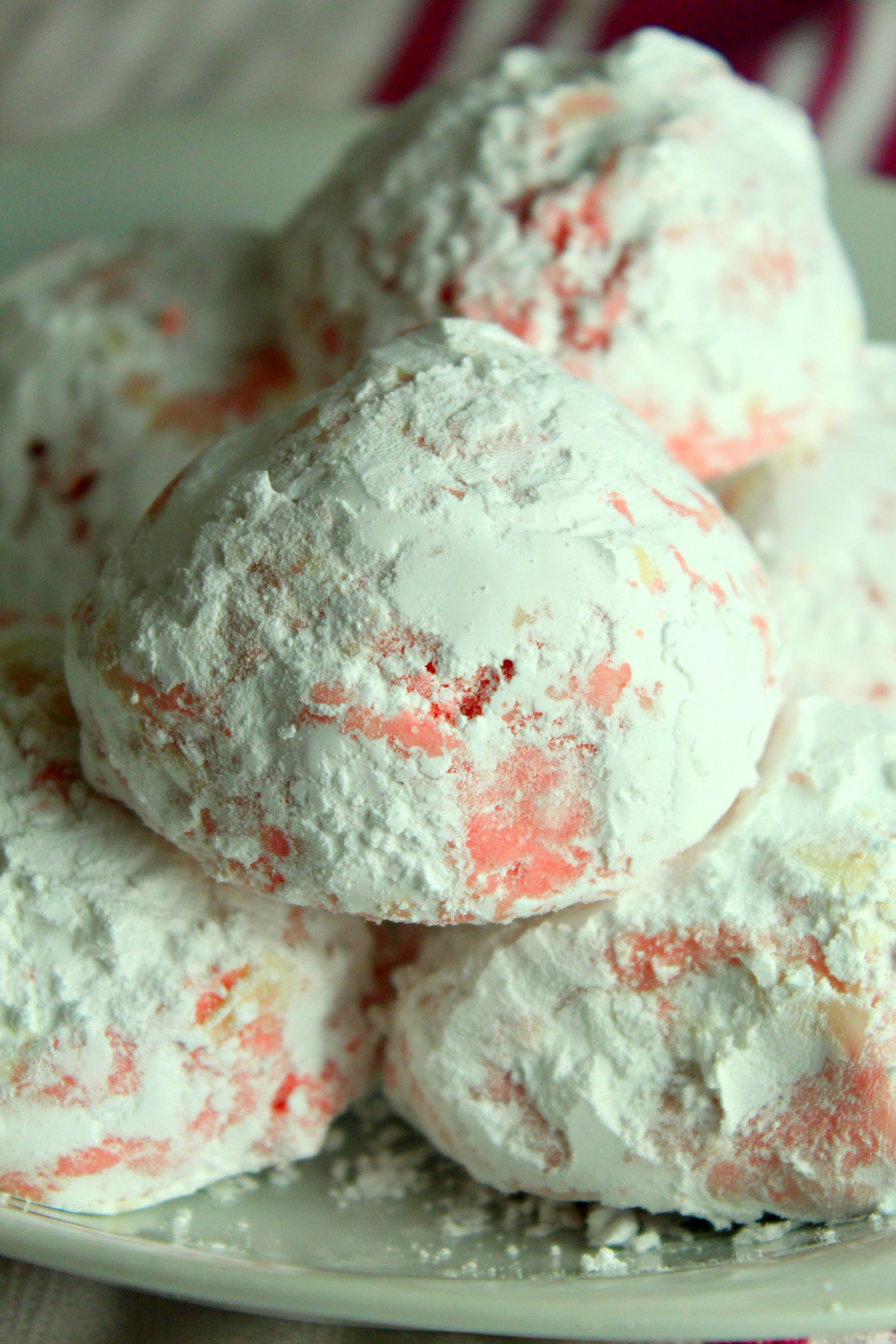 Peppermint Snowball Cookies - 4 Sons 'R' Us