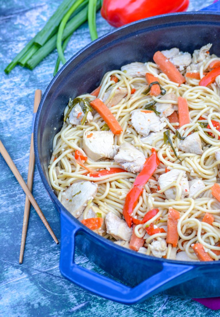 {One Pot Wonder} Chicken Lo Mein - 4 Sons 'R' Us