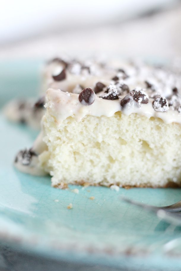 Italian Cannoli Poke Cake - 4 Sons 'R' Us