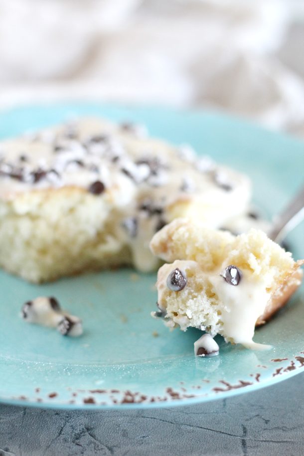 Italian Cannoli Poke Cake - 4 Sons 'R' Us