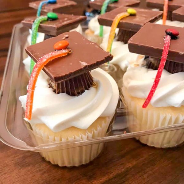 Graduation Cap Cupcakes - 4 Sons 'R' Us