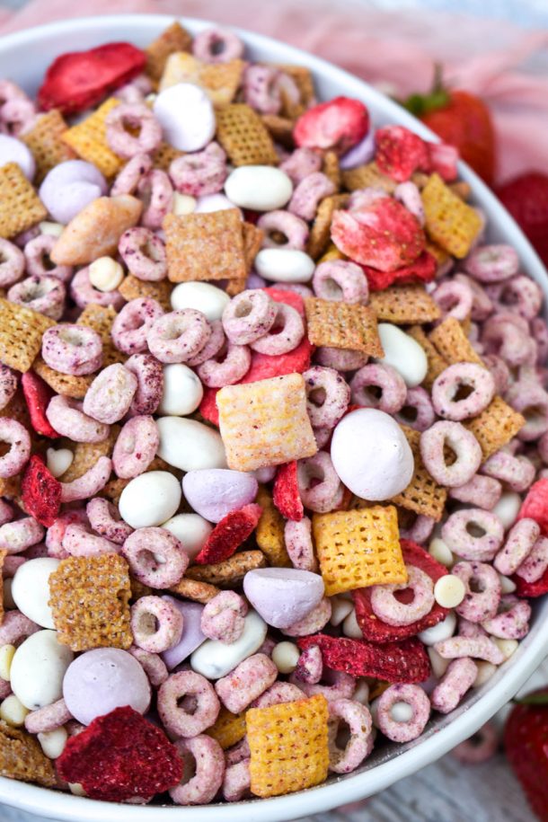 Strawberry Snack Mix (Viral TikTok Recipe) - 4 Sons 'R' Us
