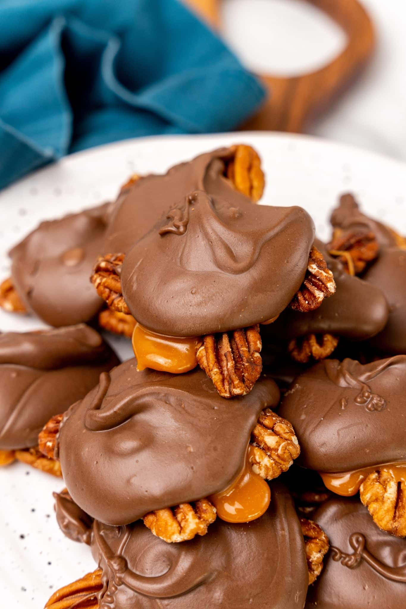 Homemade Chocolate Turtles Candy - 4 Sons 'R' Us