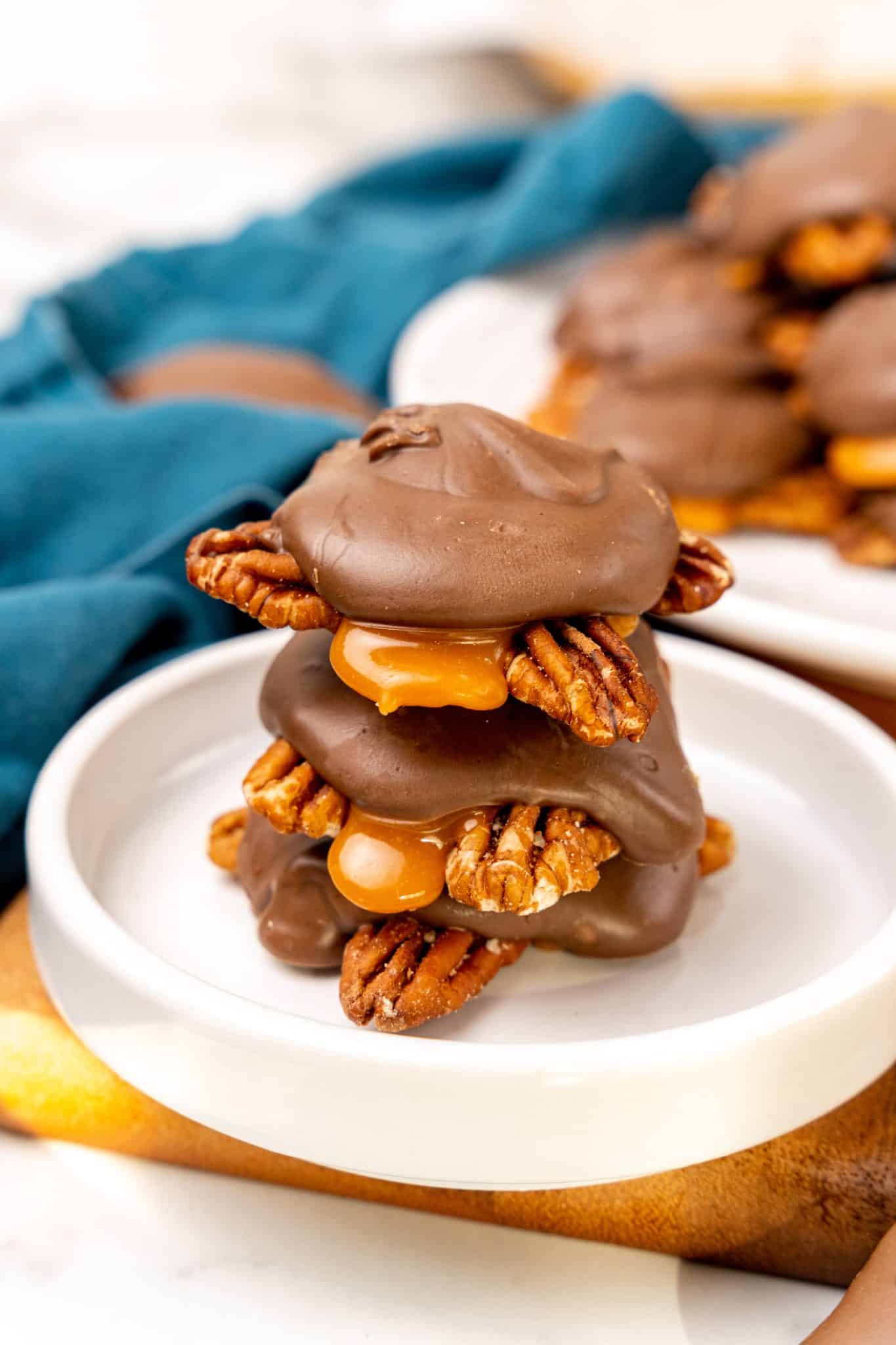 Homemade Chocolate Turtles Candy - 4 Sons 'R' Us