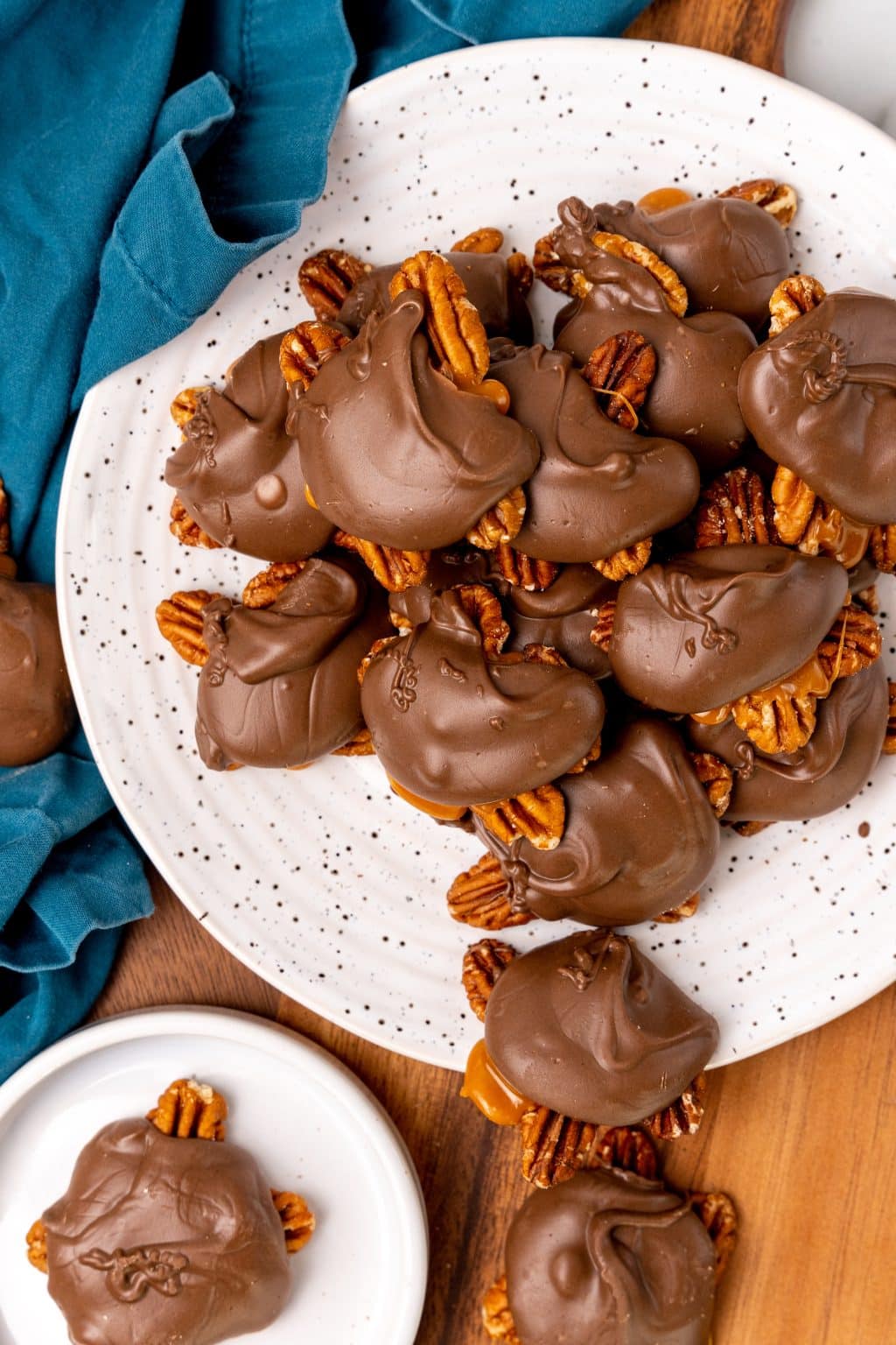 Homemade Chocolate Turtles Candy - 4 Sons 'R' Us